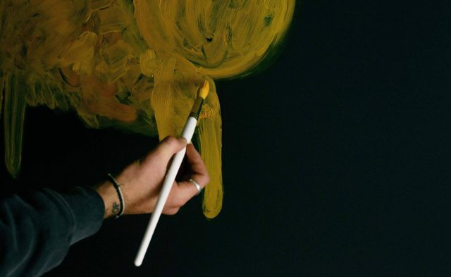 Clean Oil Paintings like a Pro: Here's How! - KUNSTLOFT Magazine