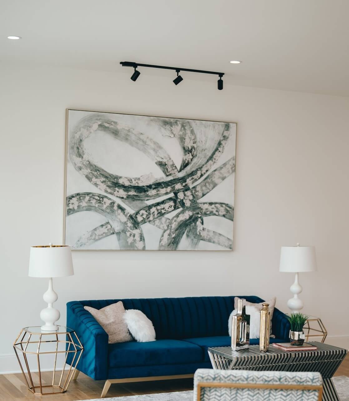 Living room decoration ideas with large-format wall art decor ...